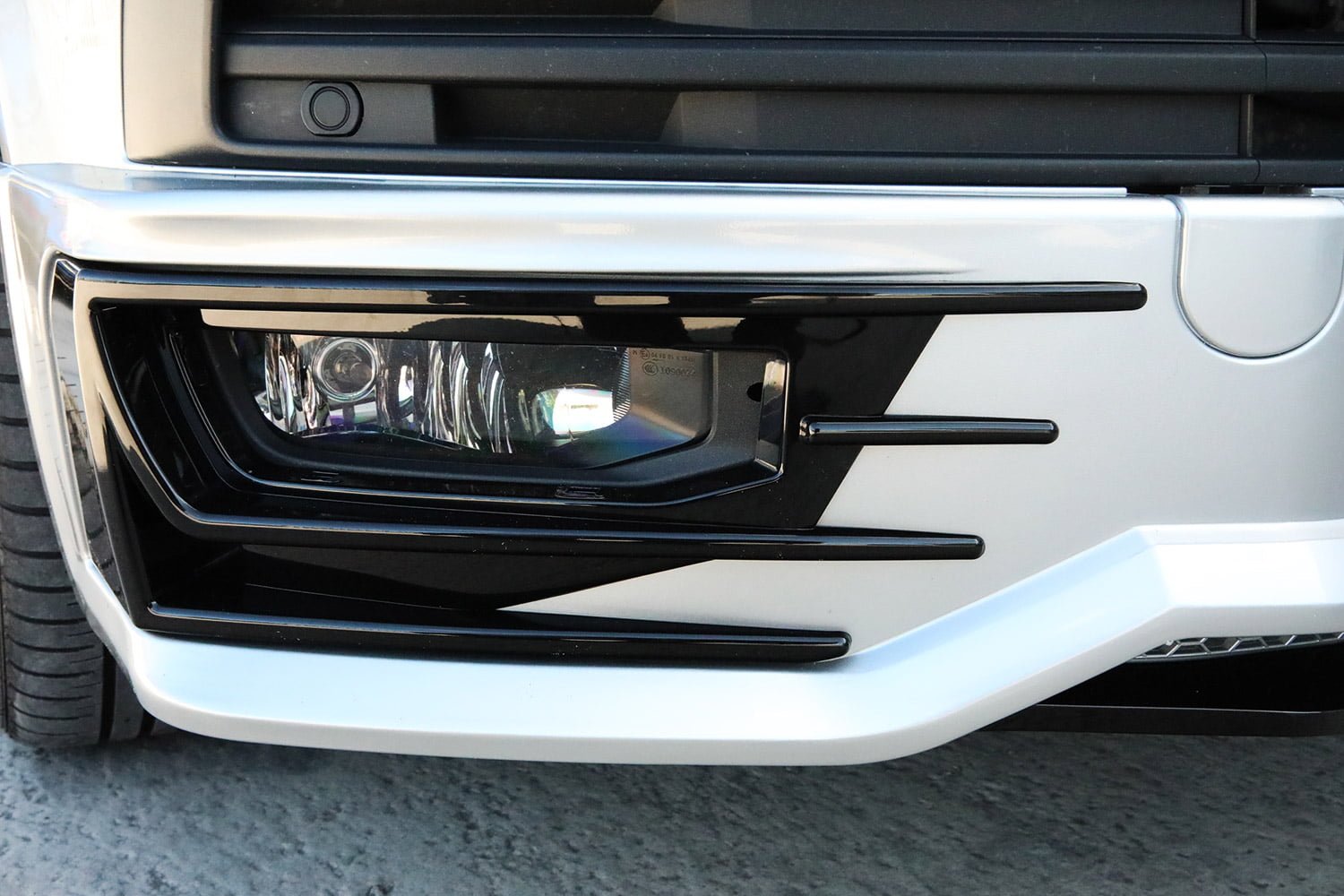 VW T6 Transporter Front Bumper Sportline Style Spoiler (B-Grade) Paint ...