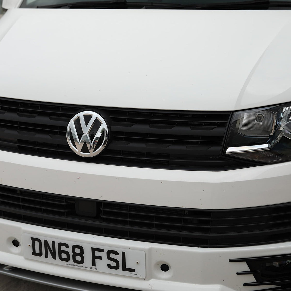 Trims grill aghaidh VW Transporter T6 R-Line - Matte Black air a phean ...