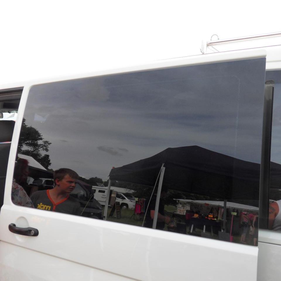 VW T5 Transporter Side Window Fixed Glass Smoked – Van-X